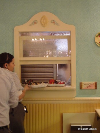 Dining in Disneyland: The New and Improved Candy Palace | the disney ...