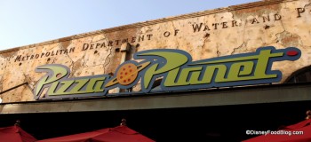 Review: Pizza Planet at Disney's Hollywood Studios | the disney food blog