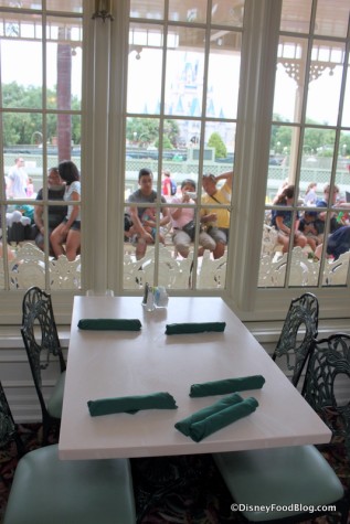 Review: Lunch at Crystal Palace in Walt Disney World's Magic Kingdom ...