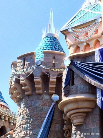 EVERY Disney World and Disneyland Castle TRANSFORMATION In HISTORY ...