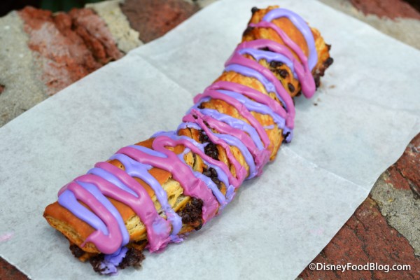 Guess Who's BACK?! The Cheshire Cat Tail Has Returned to Disney World ...