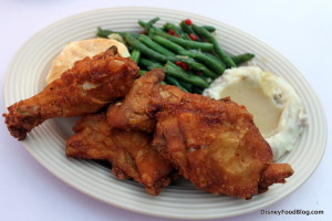 Disneyland Must-Eats: Fried Chicken at the Plaza Inn | the disney food blog