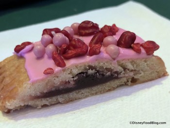 EVERYTHING ON THE MENU Review: Woody's Lunch Box Lunch/Dinner at Disney ...