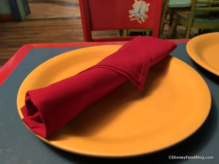 Review! NEW Pizzafari Family-Style Dining in Disney World's Animal ...
