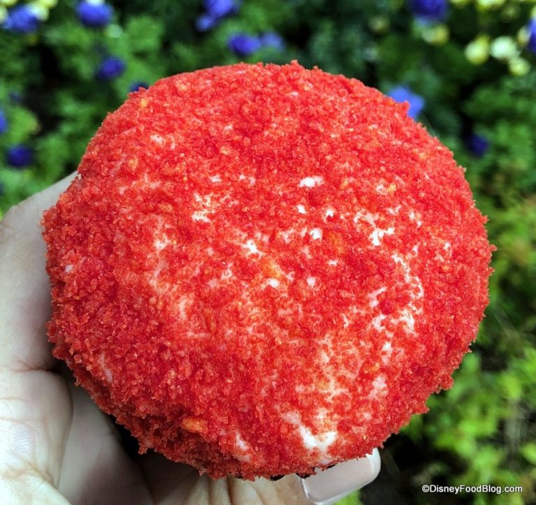 Review and Food Photos: Sprinkles' Flaming Hot Cheetos Cupcake! | the ...