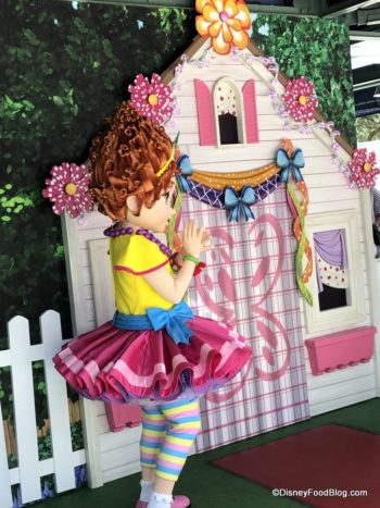 FIRST LOOK at Fancy Nancy Meeting Guests at Disney's Hollywood Studios ...
