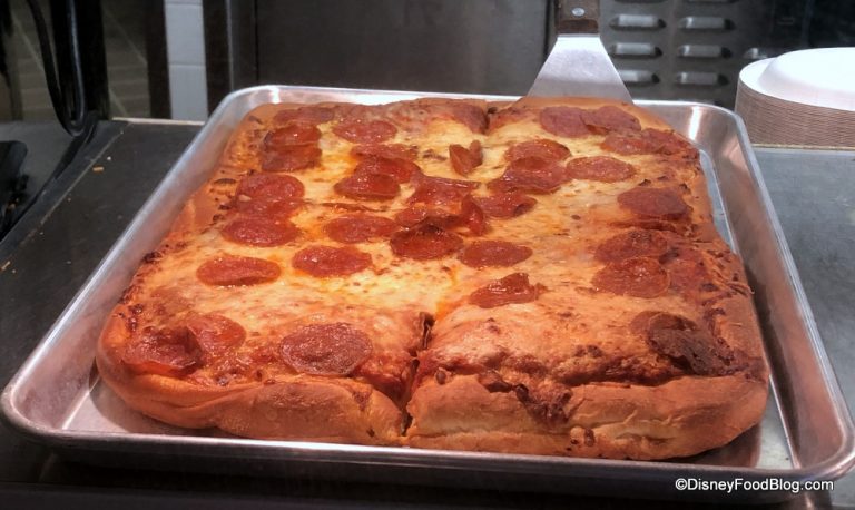 The Complete Guide to Eating at Disney's All-Star Sports Resort | the ...
