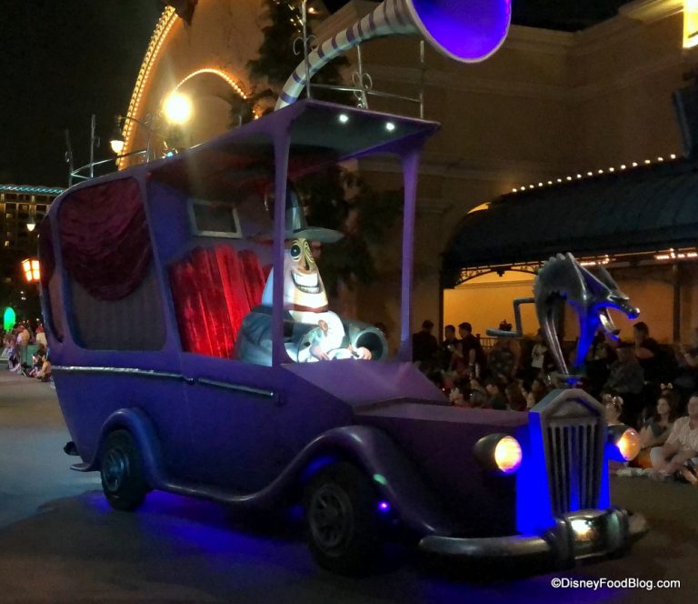 The ULTIMATE GUIDE To The NEW Oogie Boogie Bash at Disney California ...