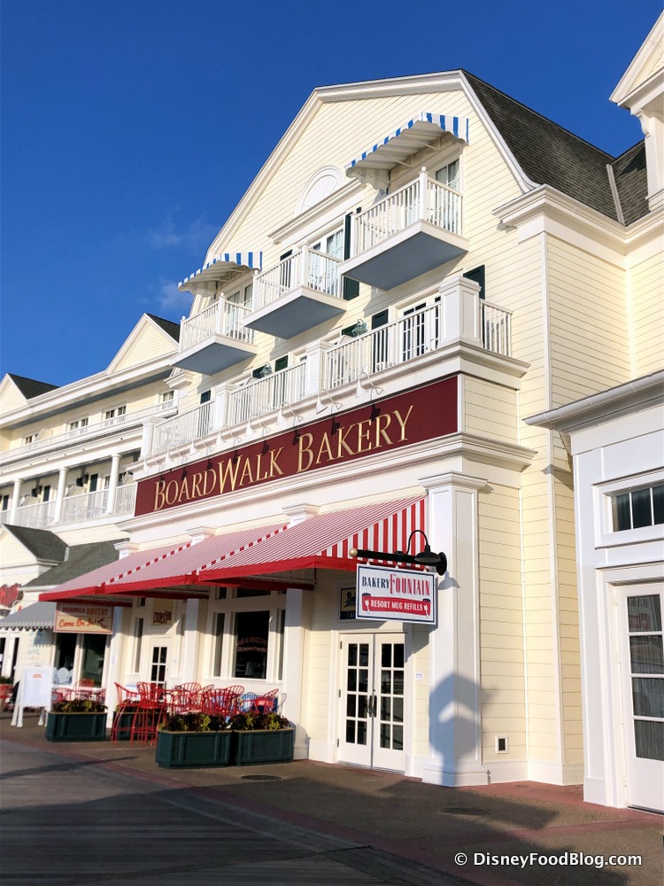 This Extraterrestrial Eclair Just Hyperspaced Its Way Into Disney World ...