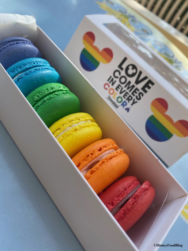 REVIEW! Rainbow Macaron Box at Disneyland Resort | the disney food blog