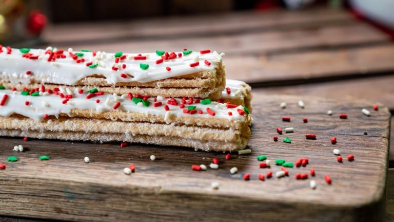 Get a Sneak Peek at the Holiday Churros Coming to Disneyland! | the ...