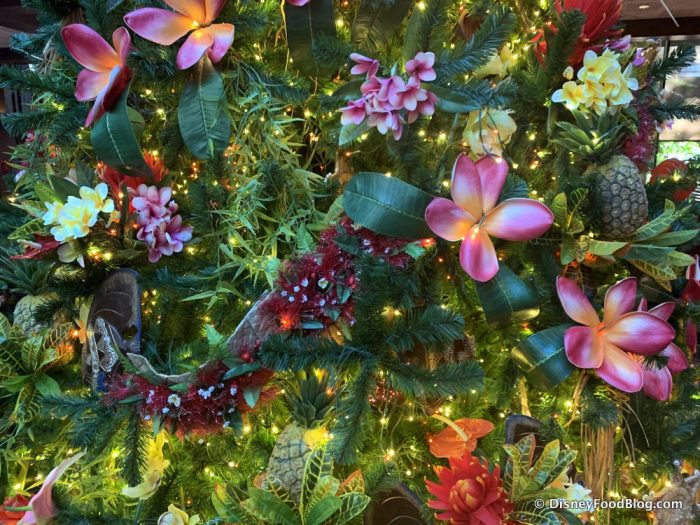 FUN! Check Out The Polynesian Resort's Christmas Decorations in Disney ...