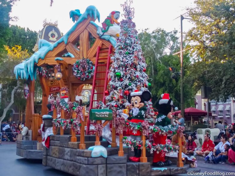 Disney's Christmas Parade and Fireworks are BACK — Here's When You Can ...
