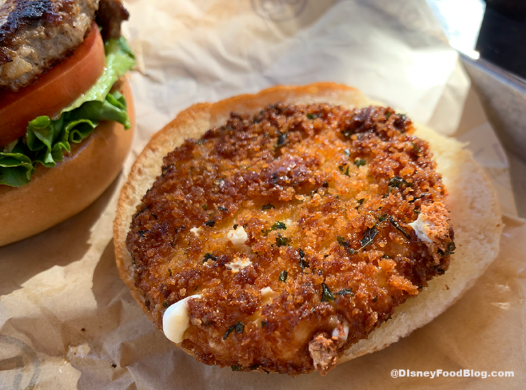 Review and Pics: We're OBSESSED with This NEW Holiday Burger in Disney ...