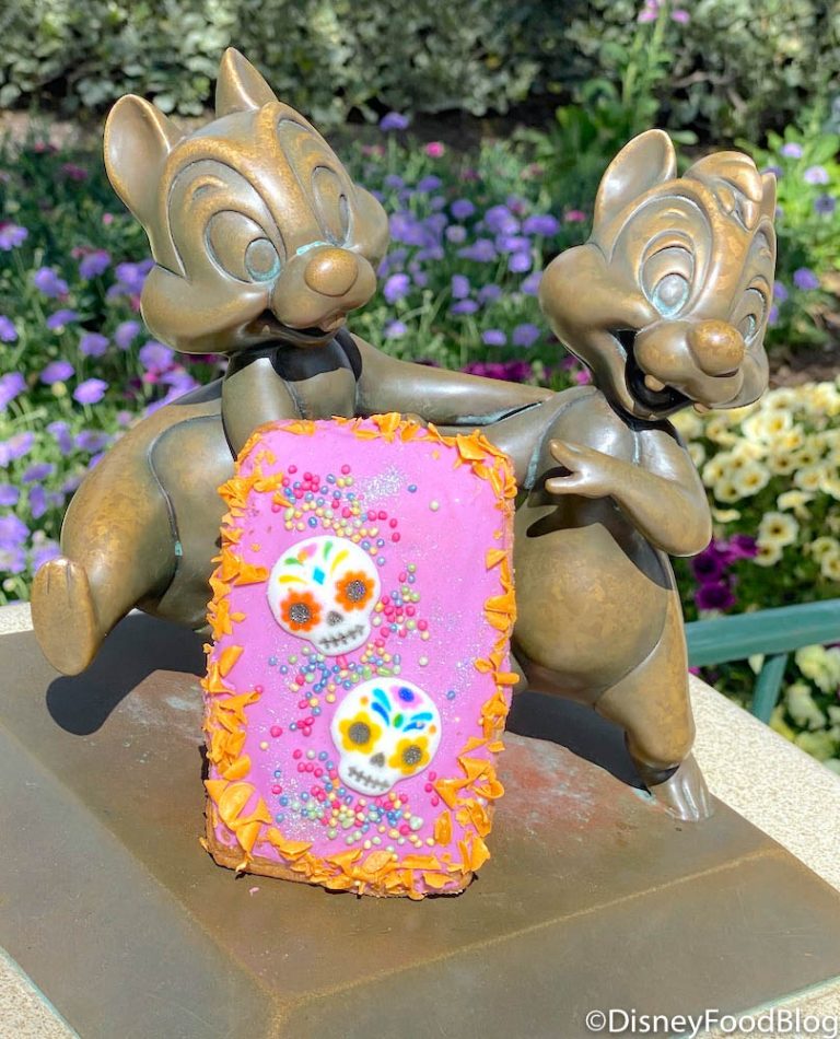 You've Gotta See What's INSIDE of This New Dia de los Muertos Hand Pie ...