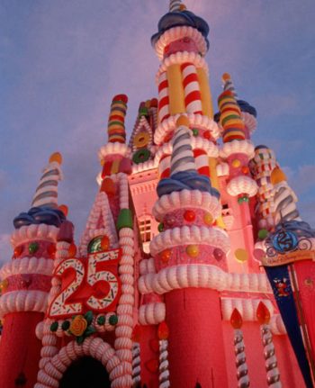 EVERY Disney World and Disneyland Castle TRANSFORMATION In HISTORY ...