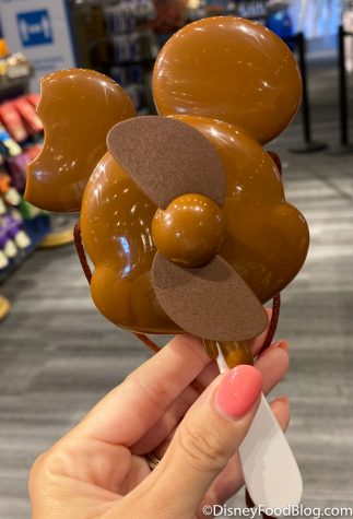 Snack Merch ALERT! There's a NEW Mickey Premium Ice Cream Bar FAN in ...