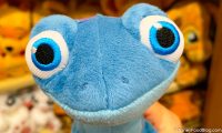 Shoulder Buddies! We Spotted Three CUTE Character Shoulder Plushes in ...