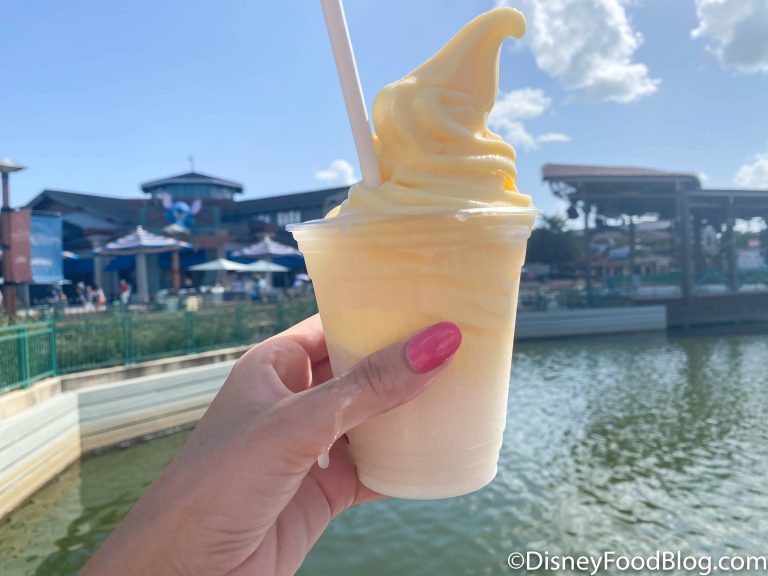REVIEW! We Tried the NEW Pina Colada Dole Whip Float in Disney World ...
