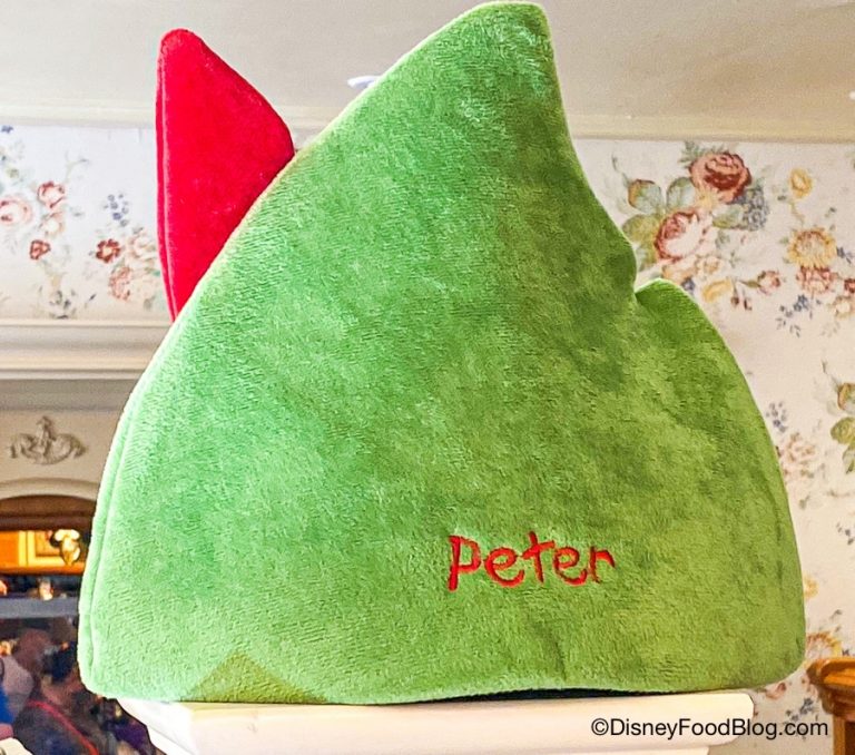 This Super Soft Peter Pan Hat in Disney World is a Cozy Fall Mood ...