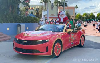 Video: Watch Santa Ride in STYLE in Disney's Hollywood Studios! | the ...
