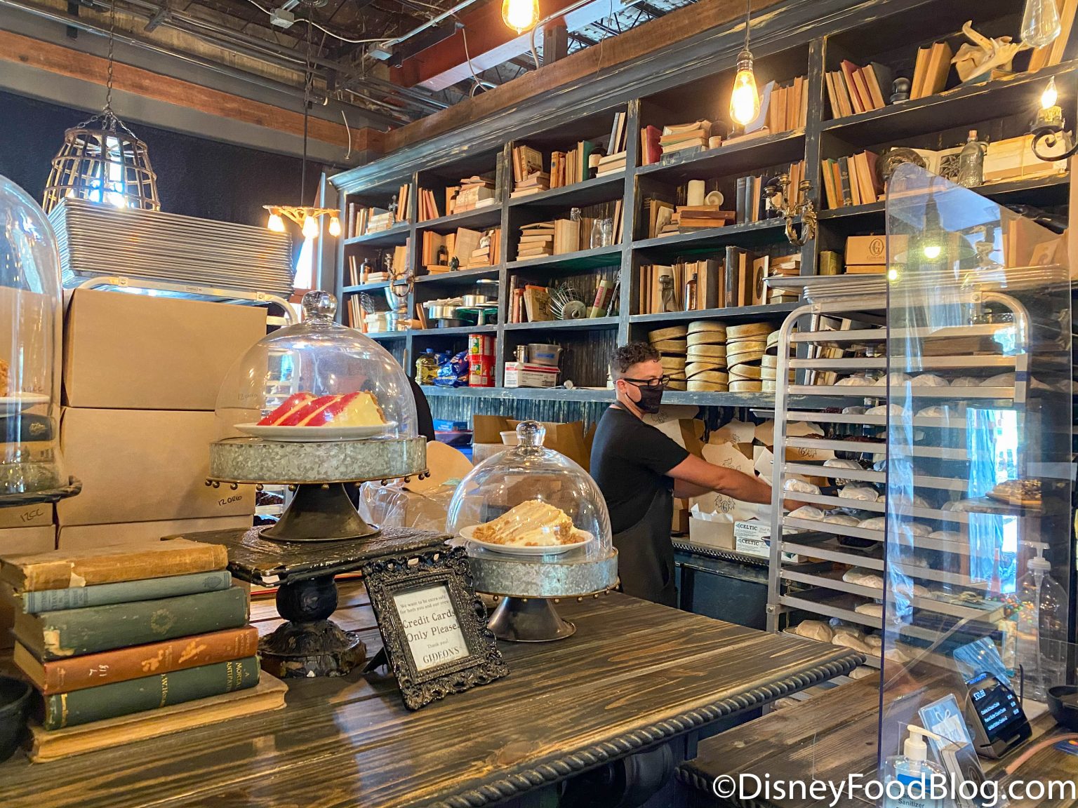 Hot Cookie Hour Is Coming Soon to Gideon's Bakehouse in Disney Springs ...