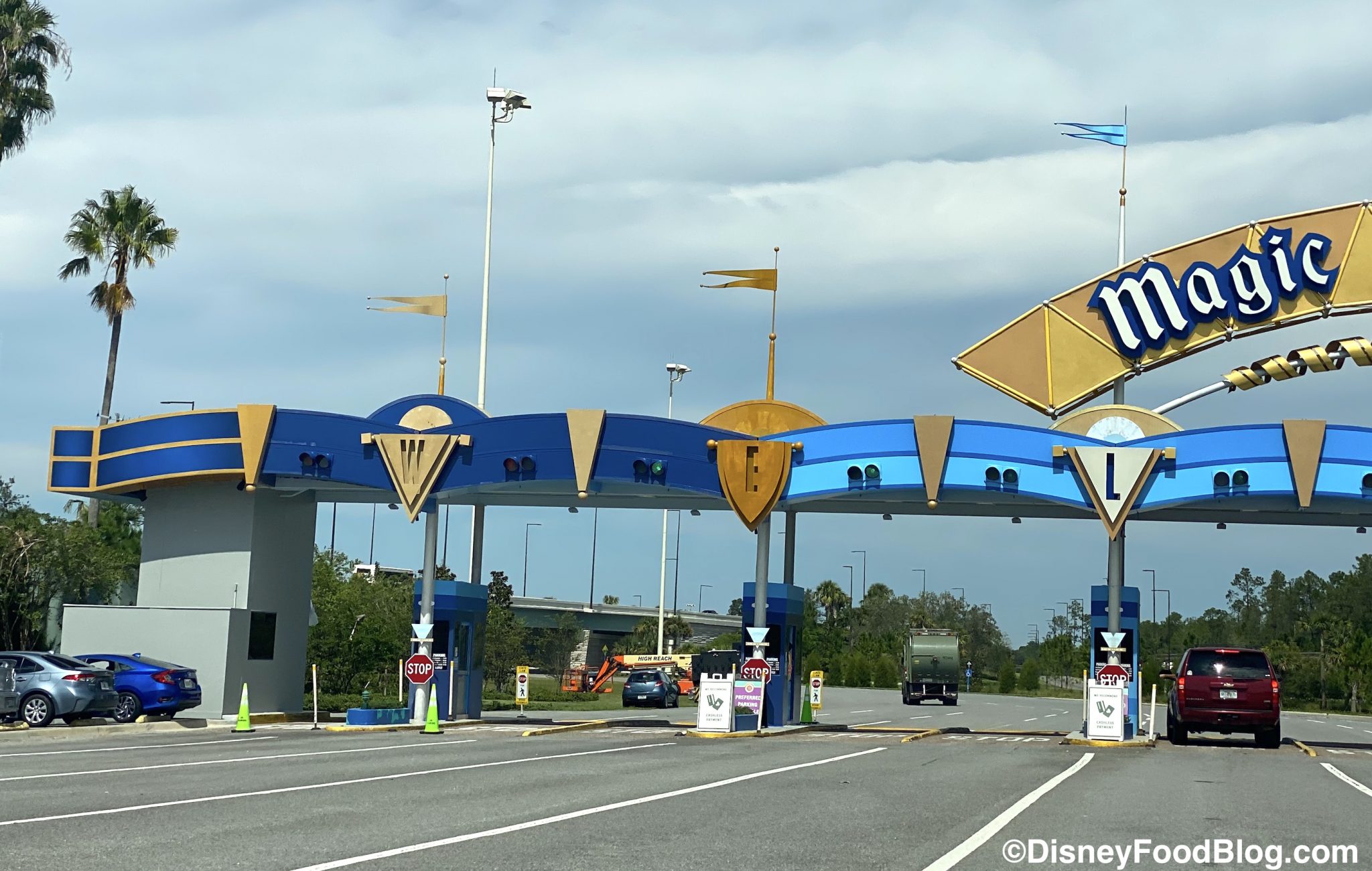 Photos: Rose Gold Details Added to the Magic Kingdom Entrance Sign ...