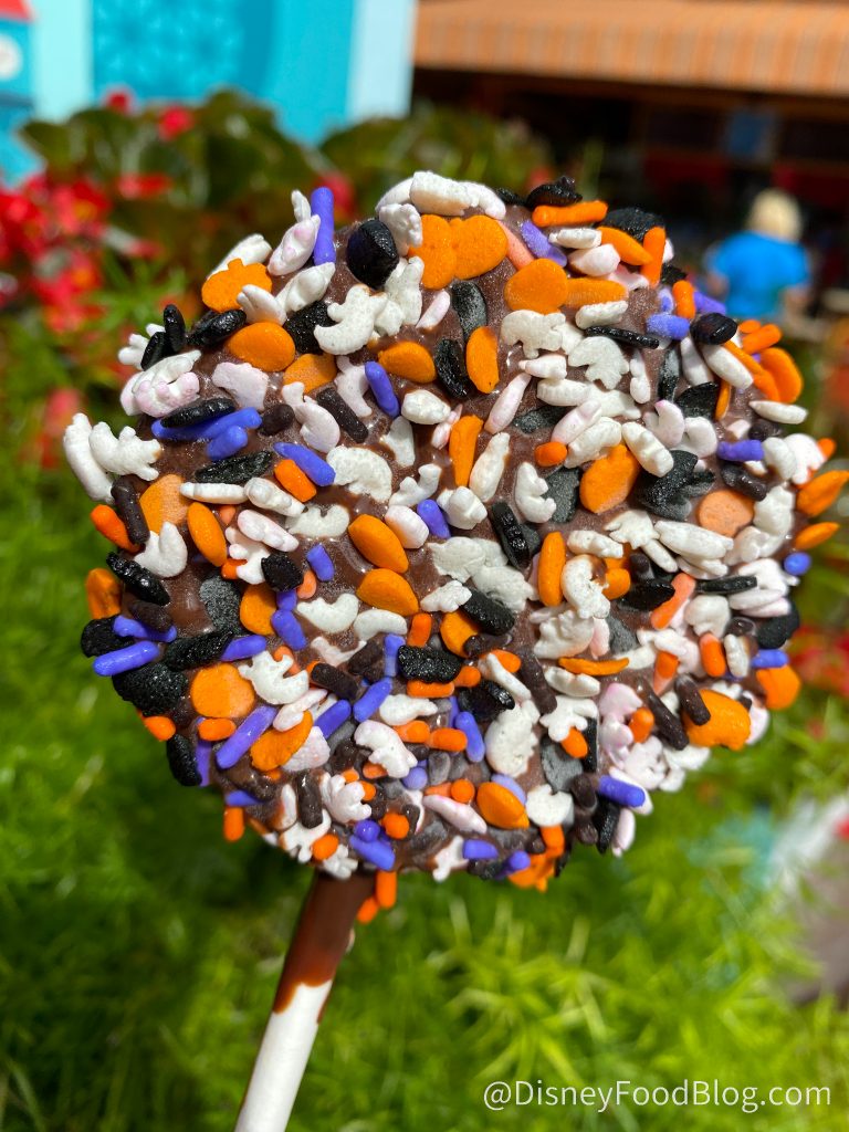 What's New at EPCOT: Halloween Snacks, Holiday MagicBands, and HOLIDAY ...