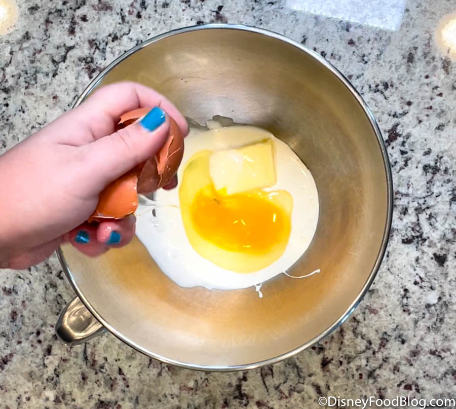 VIDEO: Step-By-Step DFB Mickey Beignet Tutorial | the disney food blog