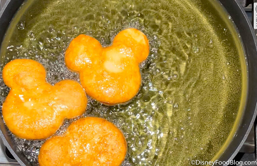 VIDEO: Step-By-Step DFB Mickey Beignet Tutorial | the disney food blog