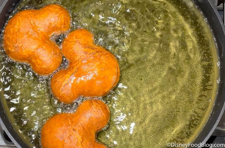 VIDEO: Step-By-Step DFB Mickey Beignet Tutorial | the disney food blog