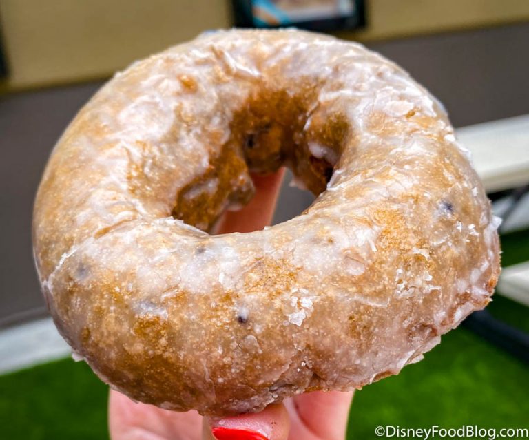 REVIEW! We Tried MORE Donuts and Breakfast Sammies at Everglazed in ...