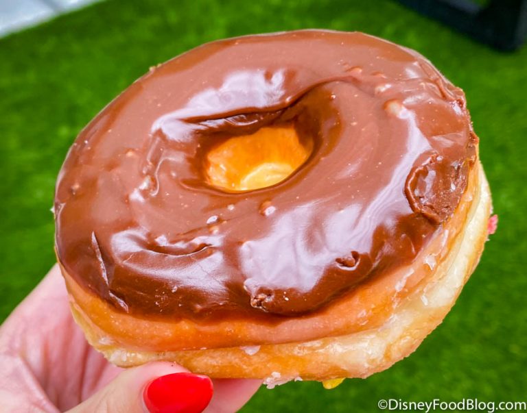 REVIEW! We Tried MORE Donuts and Breakfast Sammies at Everglazed in ...