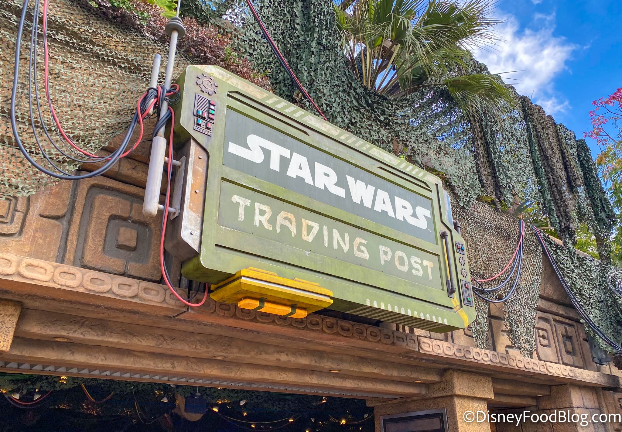 PHOTOS: We're Going INSIDE Disney's New Star Wars Store! | the disney ...
