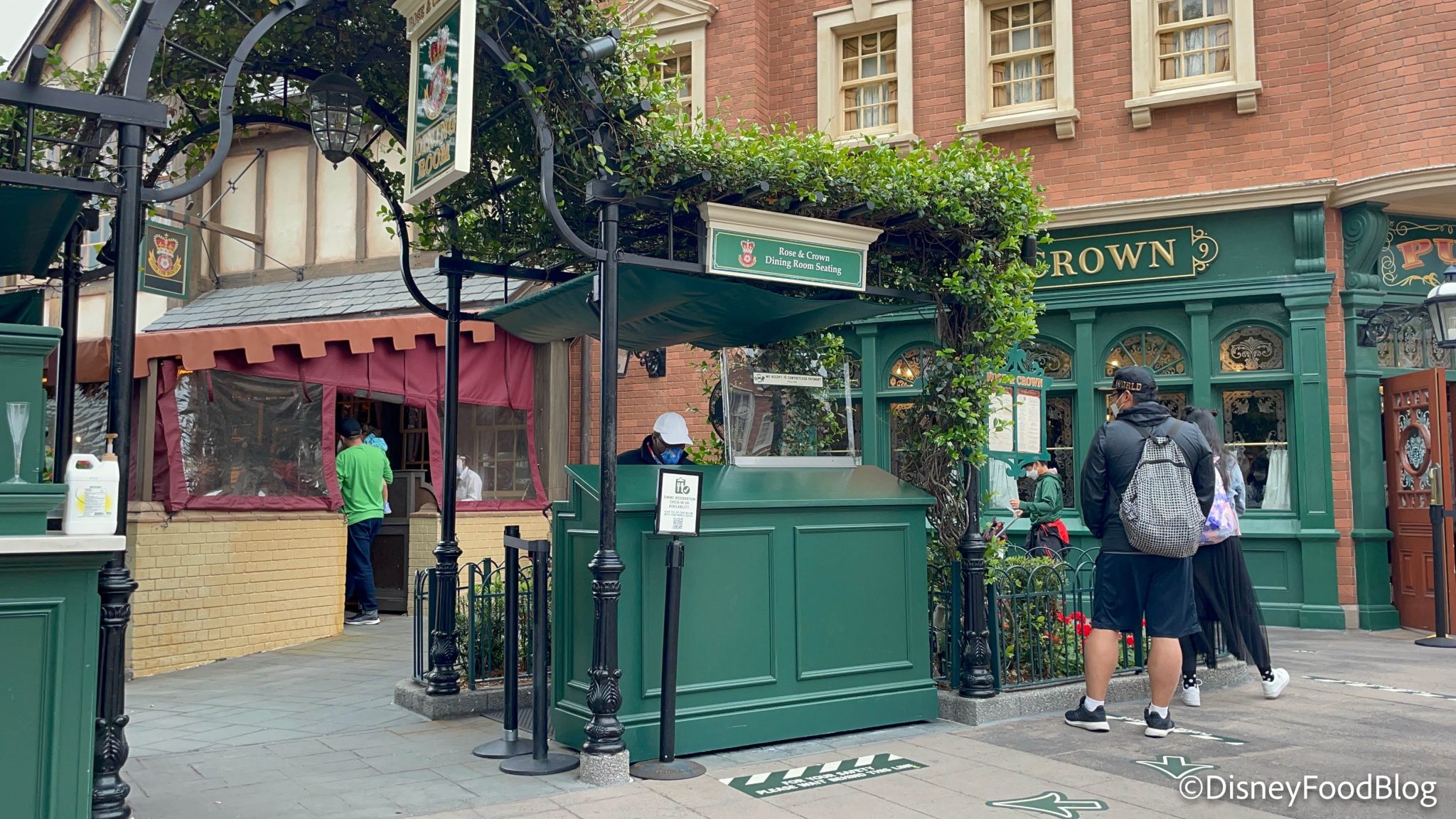 PHOTOS: First Look at a REOPENED Rose & Crown Dining Room in Disney ...