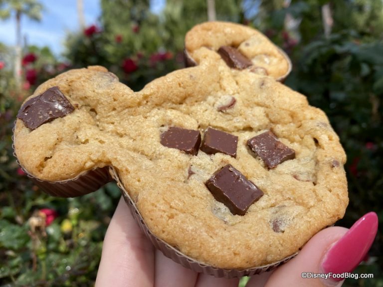 Review: It's a Throwdown Between TWO New Mickey Desserts in Disney ...