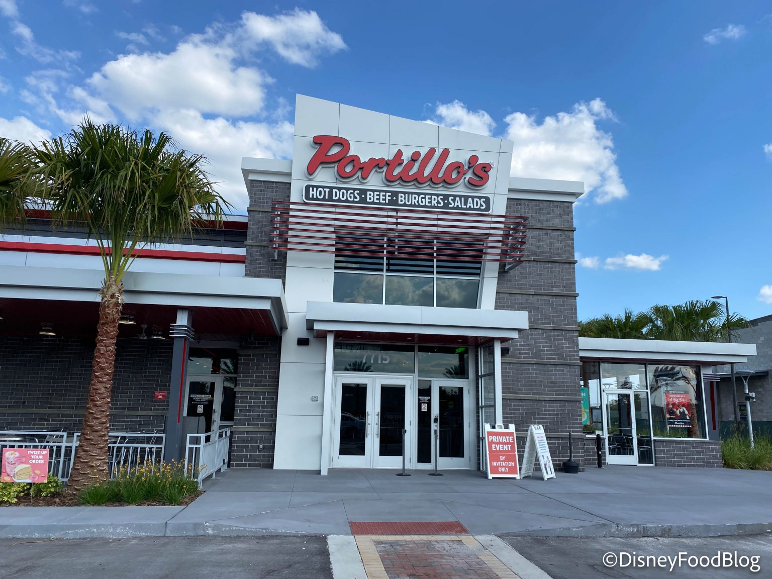 10 Pro Tips For Using UberEats in Disney World | the disney food blog