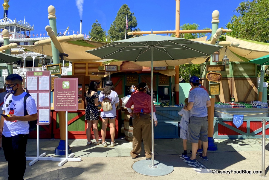 This Is The Only Place In Disneyland To Get A Mickey Pretzel Right Now