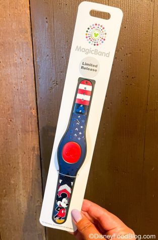 There's a NEW Limited-Edition MagicBand Featuring Mickey in Disney ...