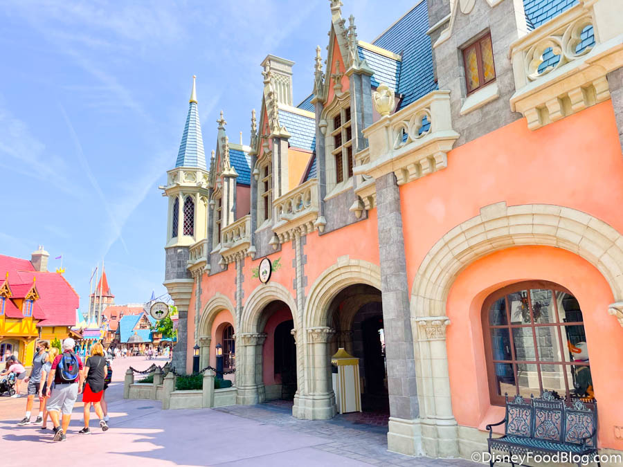 What's New in Magic Kingdom: Missing Construction, a Candy Sale, and ...
