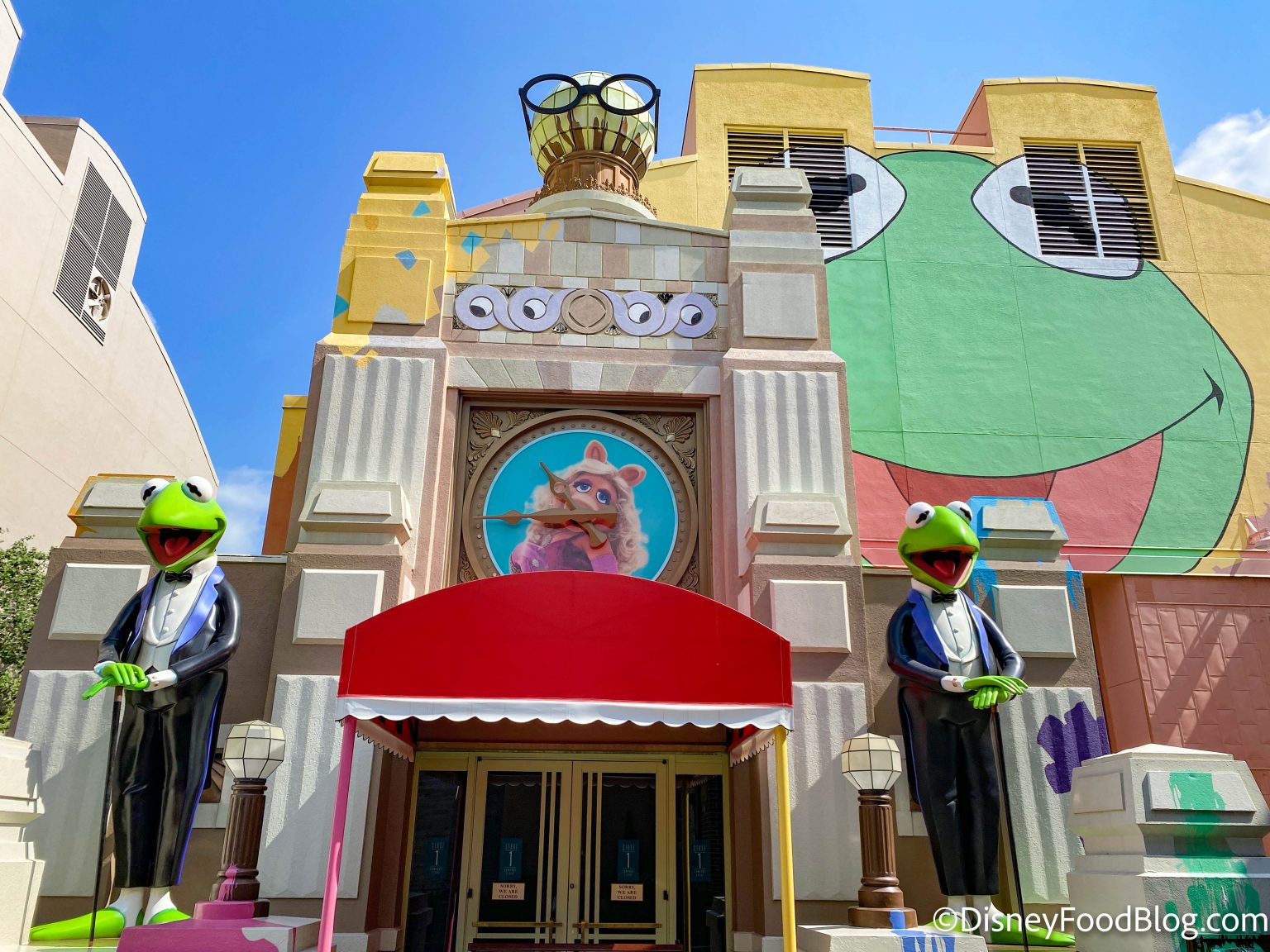 BREAKING: CLOSING TIMELINE Confirmed for Rock 'n' Roller Coaster in ...