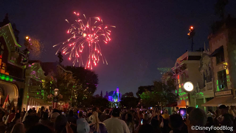 Mickey’s Mix Magic Fireworks Are Officially BACK in Disneyland ...