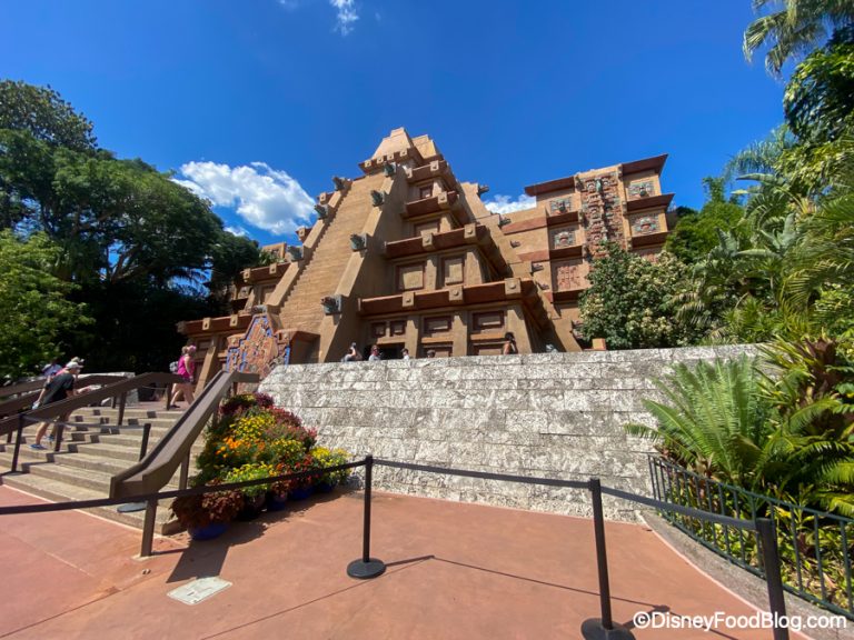 Dressing Rooms Are Reopening in Disney World | the disney food blog