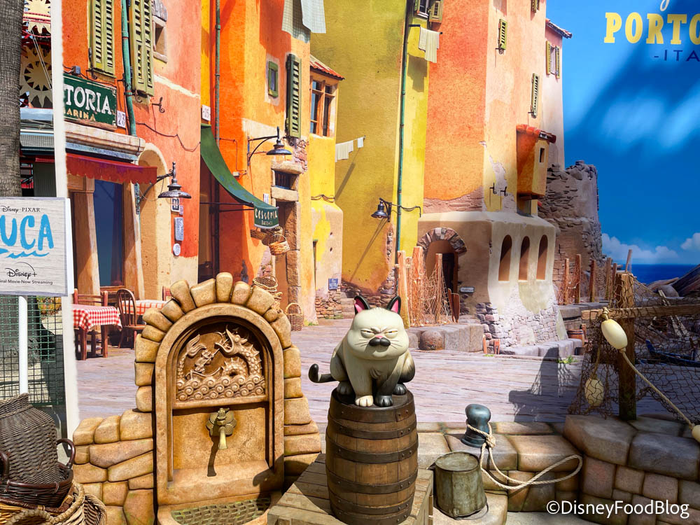 PHOTOS: We’ve Officially Found the CUTEST Disney Photo-OP EVER - Disney ...