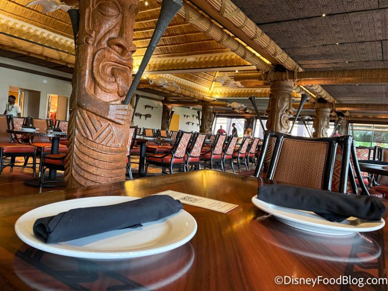 The TRUTH Behind Eating at 'Ohana in Disney World! | the disney food blog