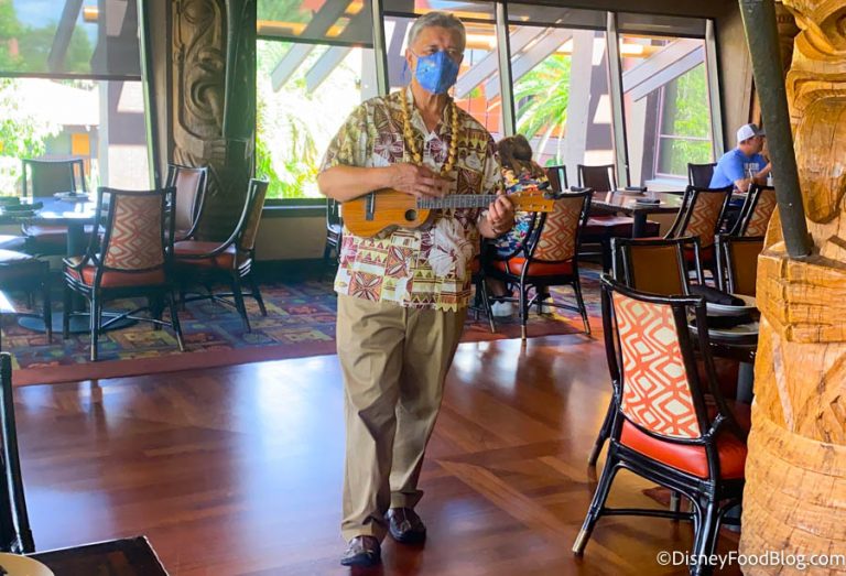 The TRUTH Behind Eating at 'Ohana in Disney World! | the disney food blog