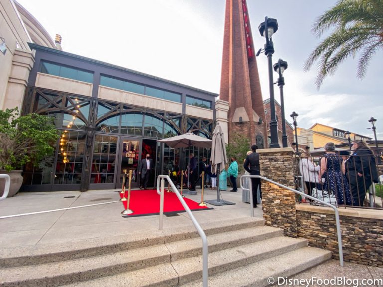Torched Bacon and Aerial Performers? We Attended a Masquerade Ball in ...