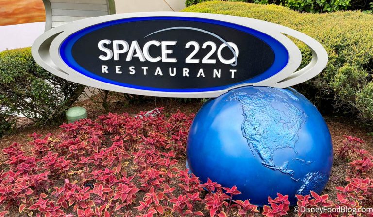 PHOTOS and REVIEW: We Ate EVERYTHING on the Lunch Menu at Space 220 in ...