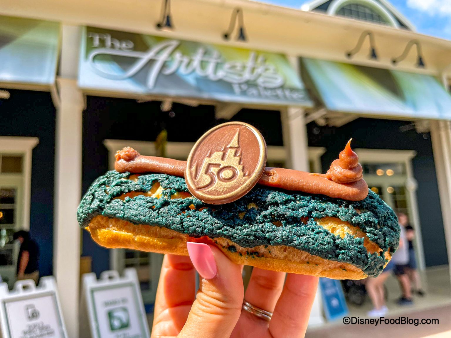 REVIEW: It Took 50 Years to Create This Disney World Snack — And It Was ...