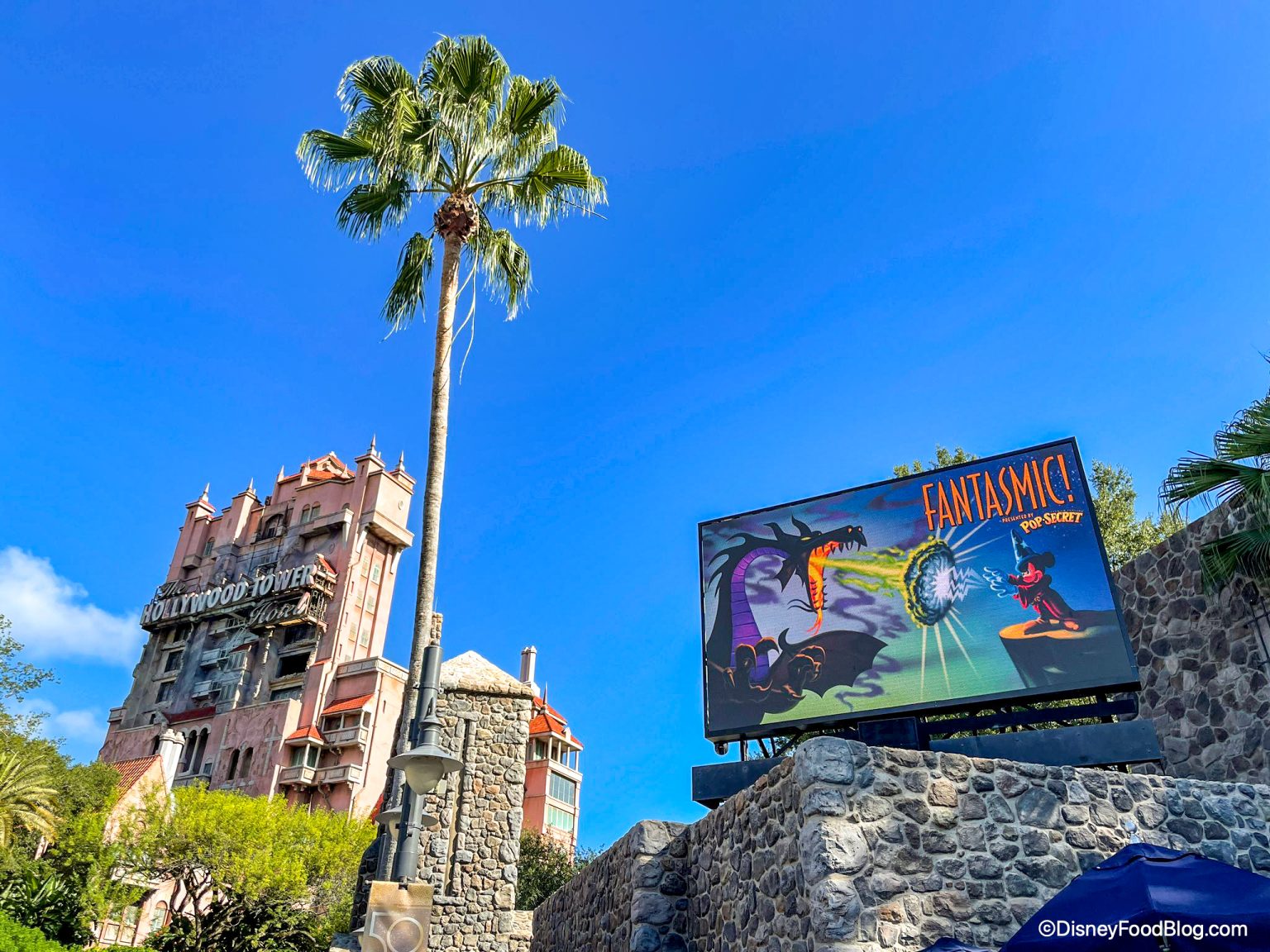 PHOTO: What’s Going On With the Fantasmic! Amphitheater Now in Disney ...